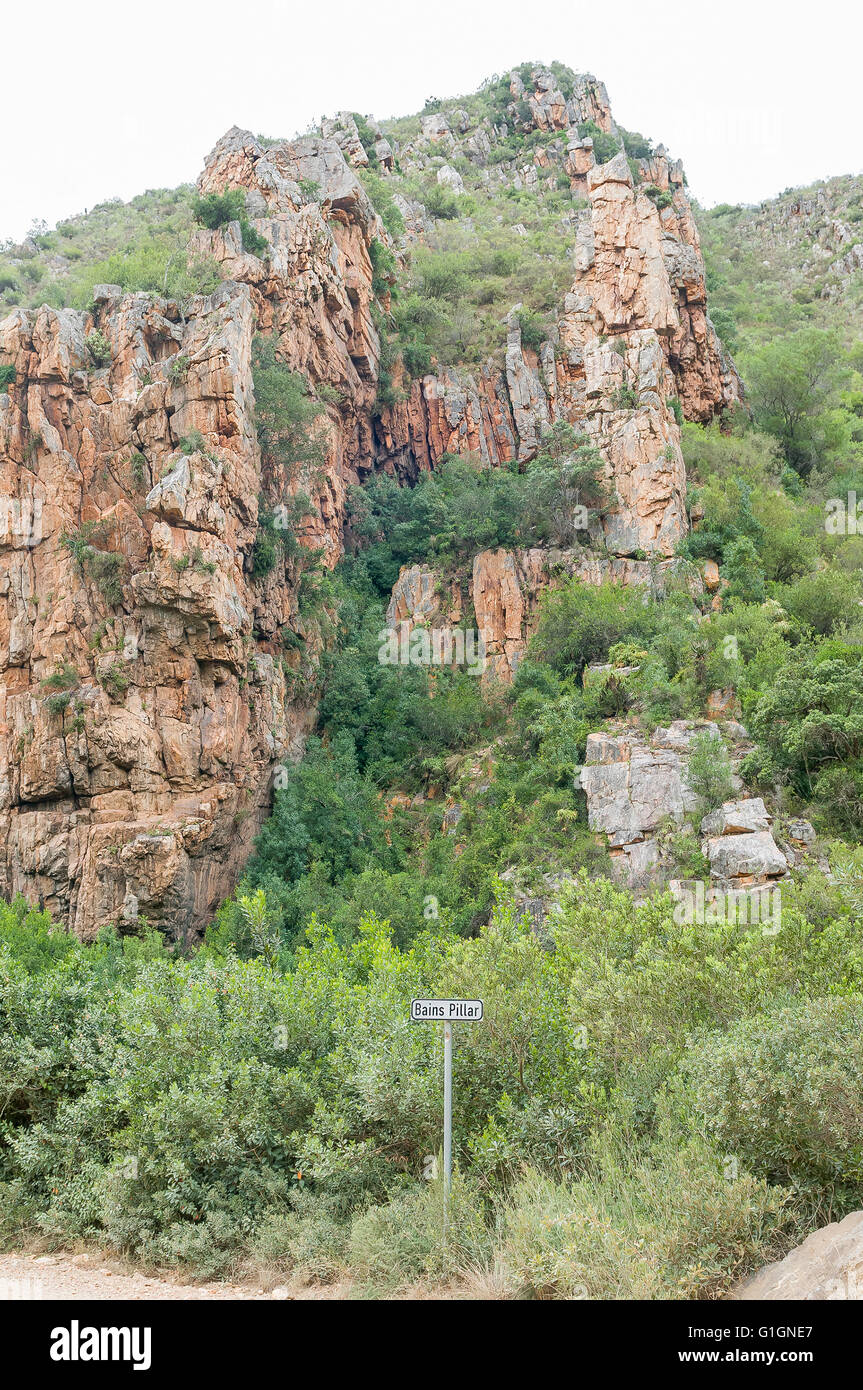 A rocky hill called Baines Pillar in the Prince Alfred Pass. At 68 km ...