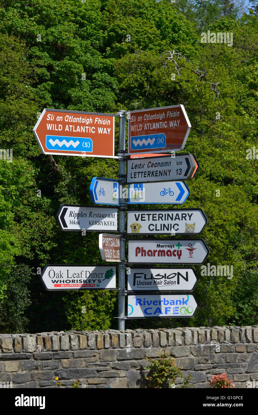 Wild atlantic way road sign hi-res stock photography and images - Alamy