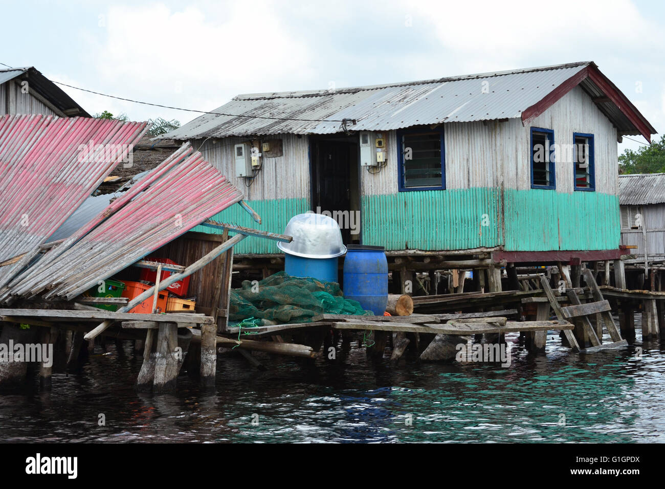 Nzulezo ghana village hi-res stock photography and images - Alamy
