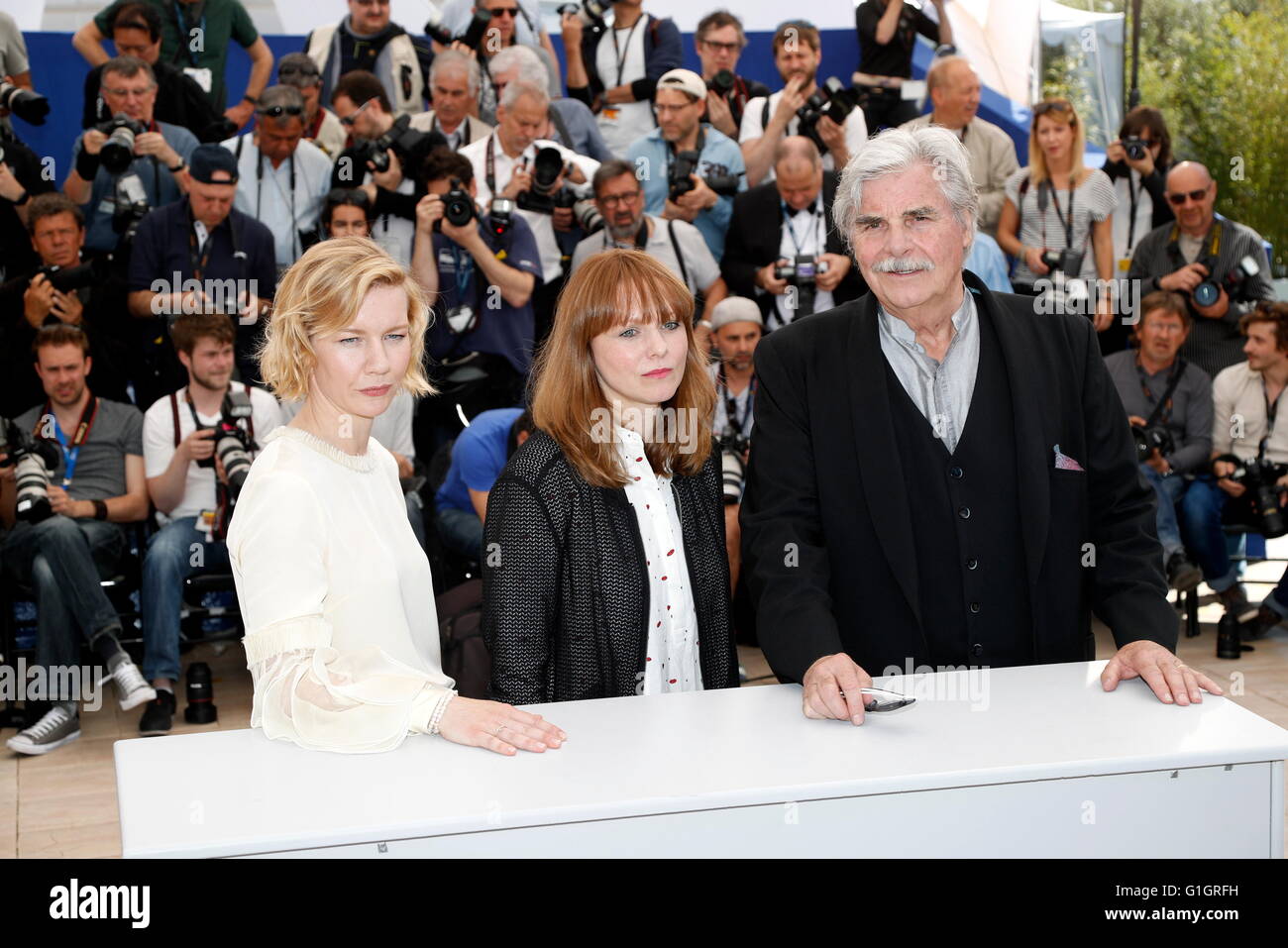 Actress Sandra Huller (l), director Maren Ade and actor Peter ...