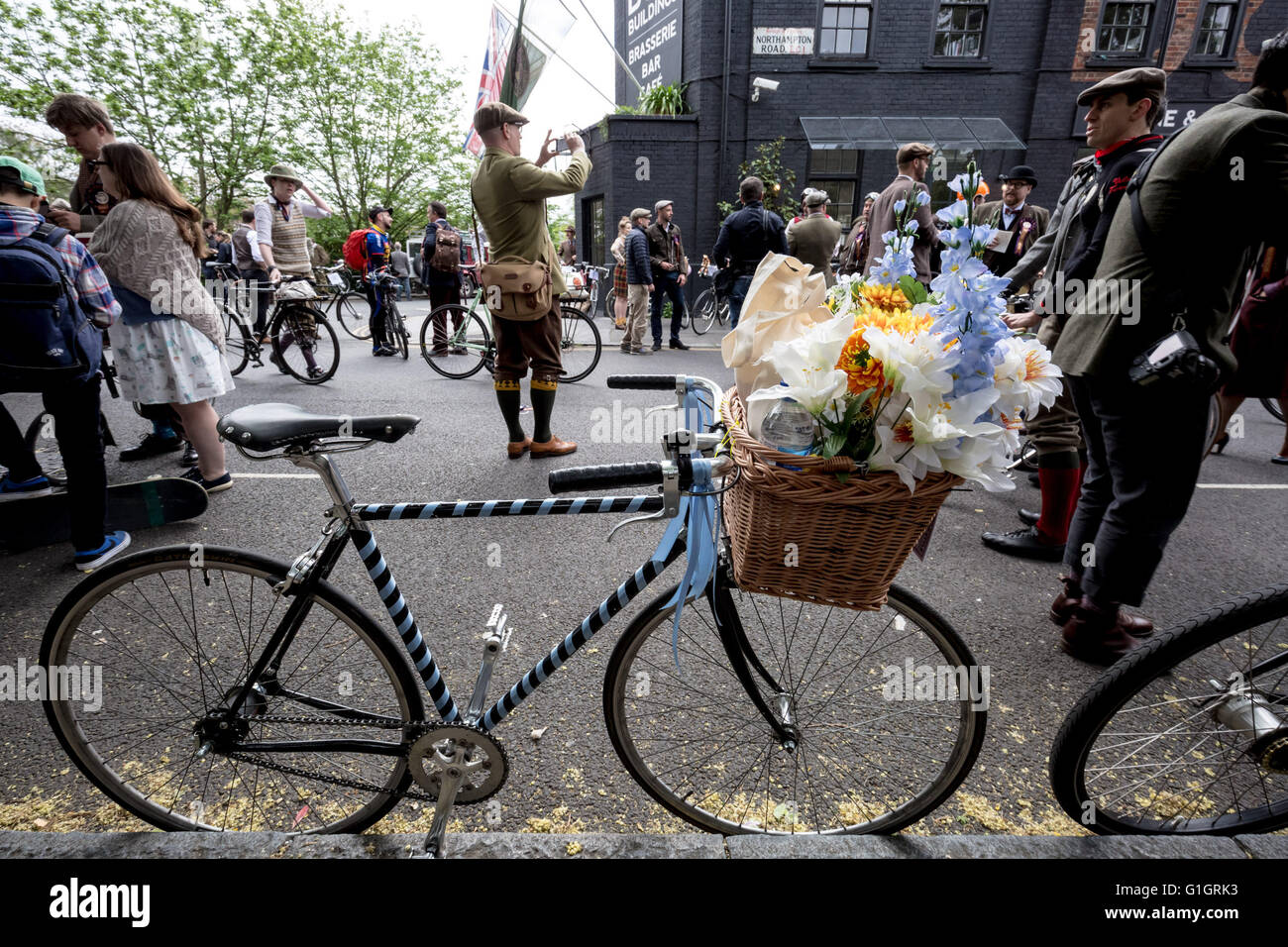 Tweed bike ride hi-res stock photography and images - Alamy