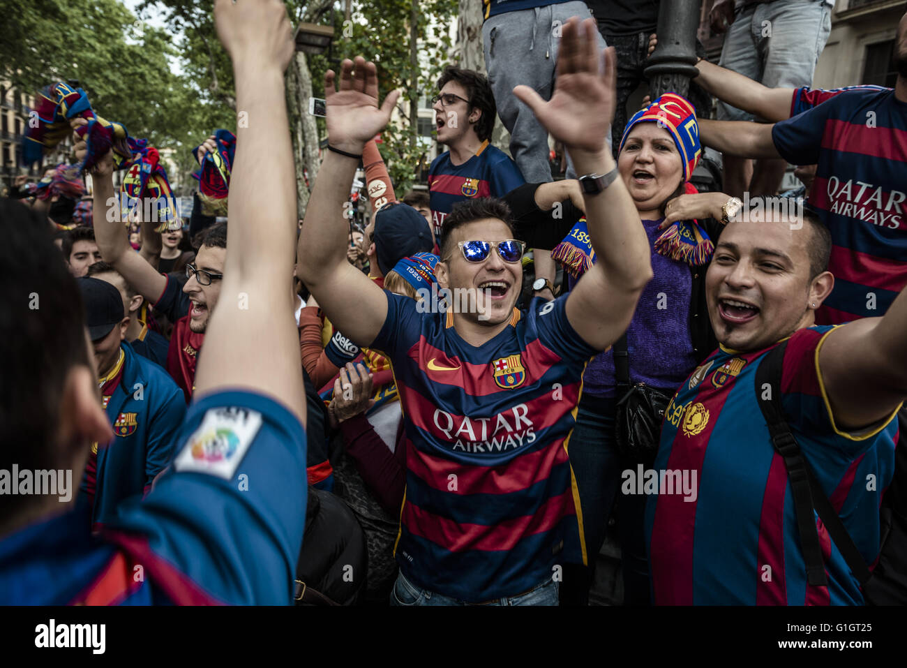 Barcelona, Catalonia, Spain. 14th May, 2016. Fans of the FC Barcelona ...