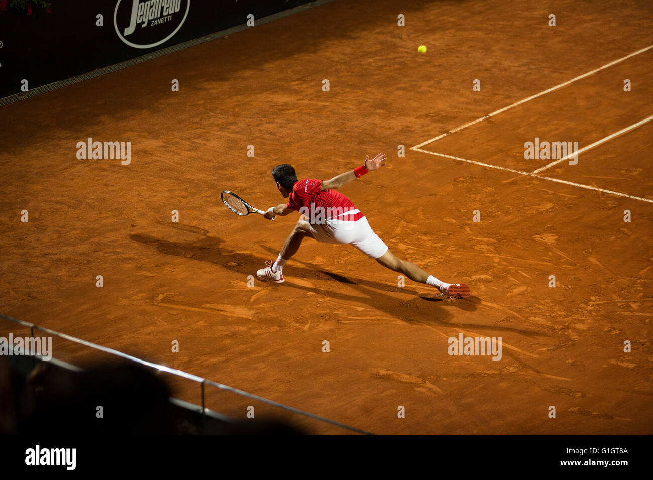 Novak djokovic stretching hi-res stock photography and images - Alamy
