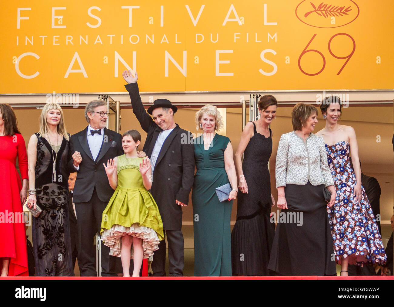 Steven spielberg rebecca hall hi-res stock photography and images - Alamy