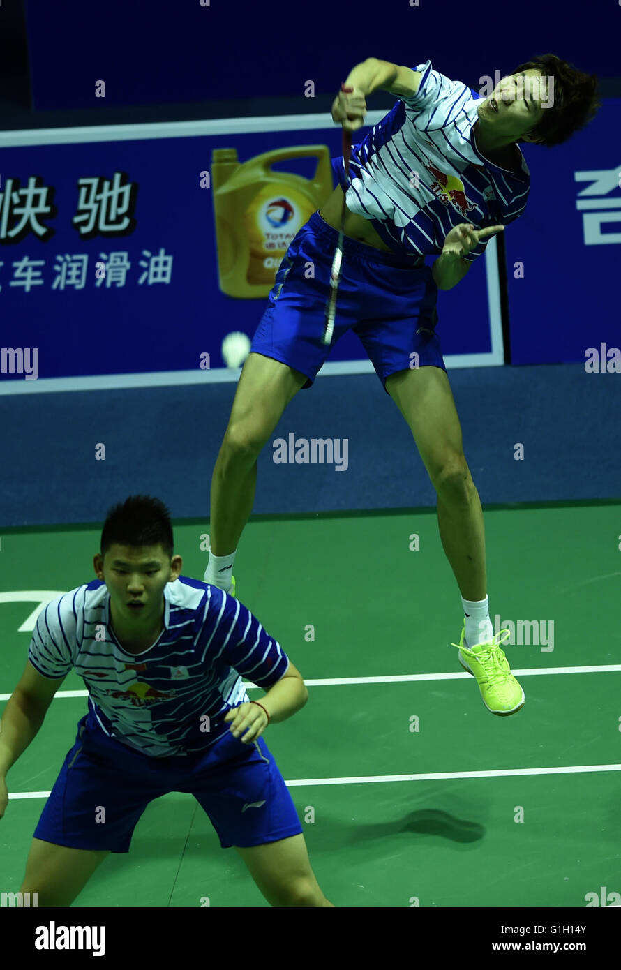 (160515) -- KUNSHAN, May 15, 2016 (Xinhua) -- China's Li Junhui (Top ...