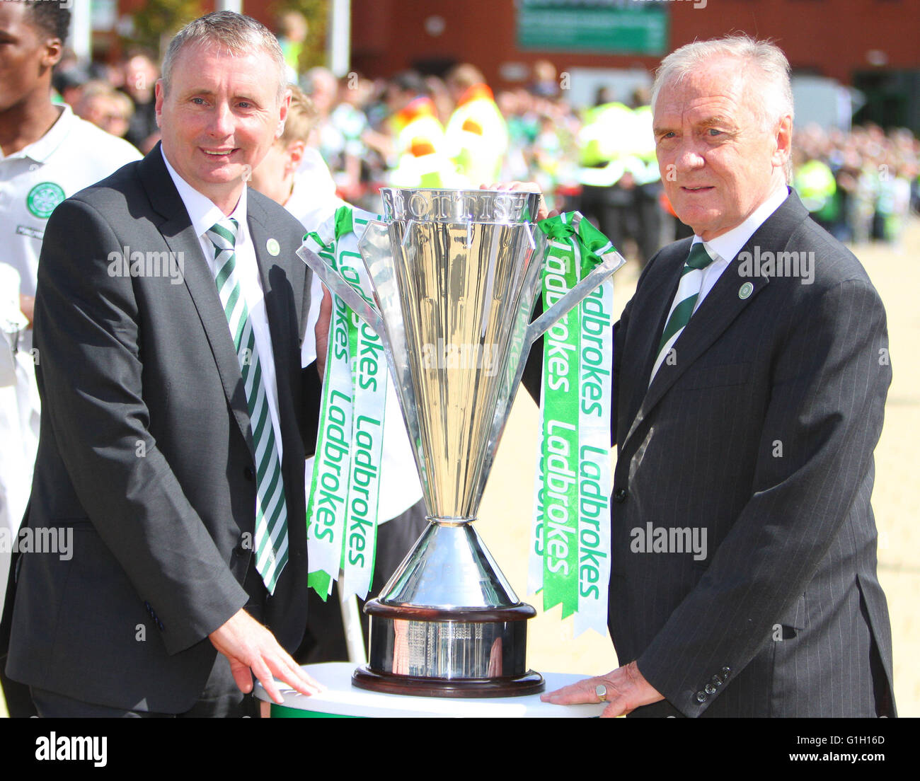 Scottish premier league trophy hi-res stock photography and images - Alamy
