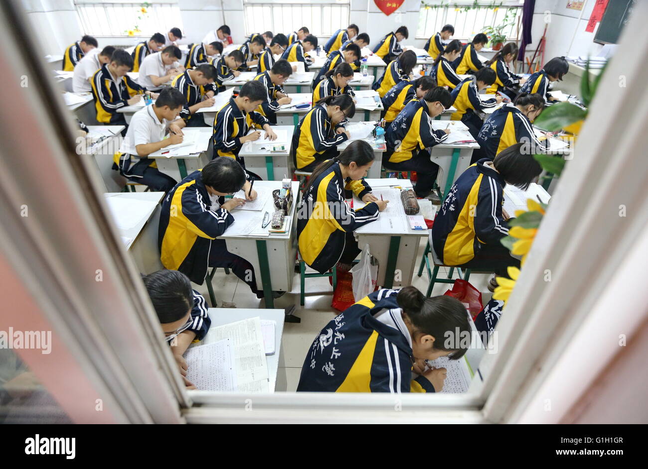 The senior high school students hi-res stock photography and images - Alamy