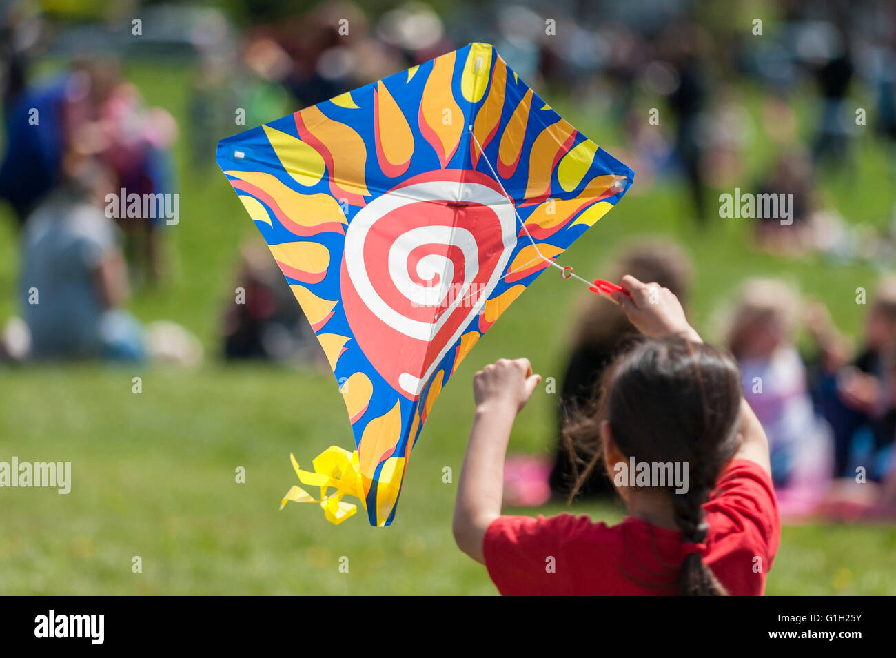 London, UK. 15 May 2016. Hundreds of kite flying fans enjoy the annual ...