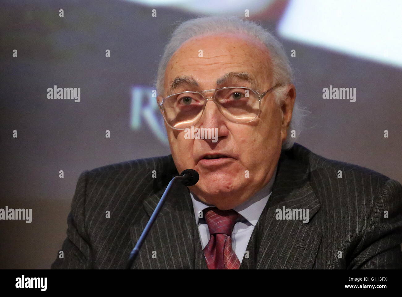 Italian tv presenters hi-res stock photography and images - Alamy