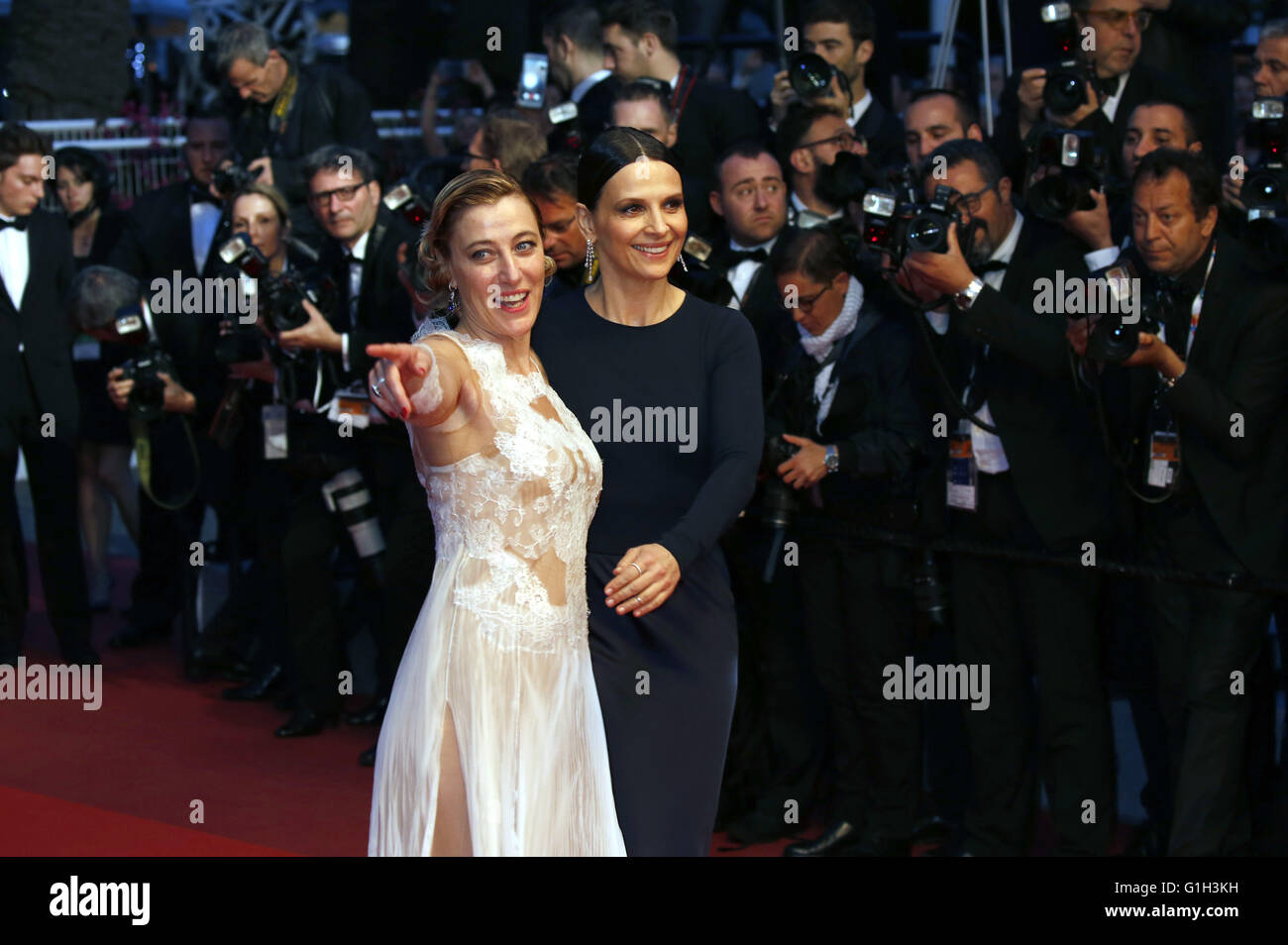 Valeria Bruni Tedeschi and Juliette Binoche attending the 'I, Daniel ...