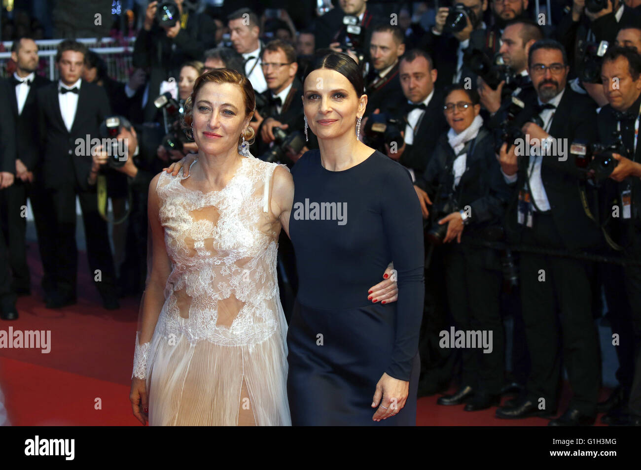 Valeria Bruni Tedeschi and Juliette Binoche attending the 'I, Daniel ...