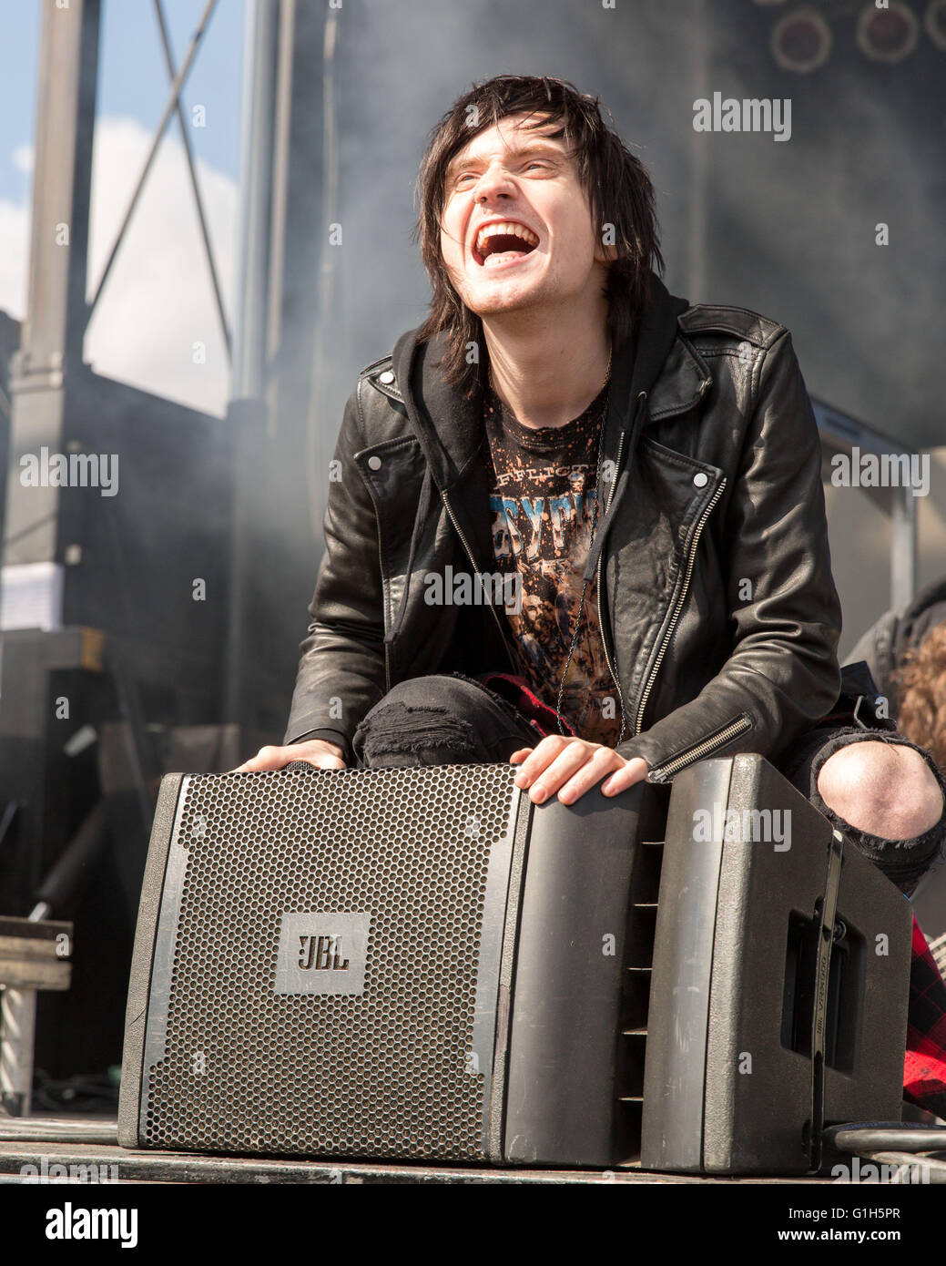 Somerset, Wisconsin, USA. 14th May, 2016. Singer DENIS STOFF of Asking ...