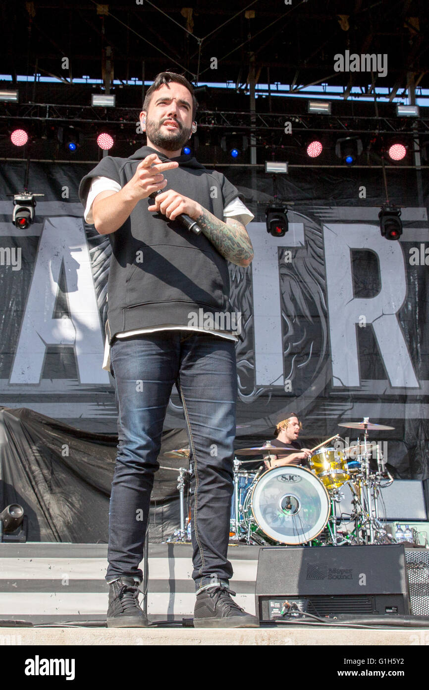 Somerset, Wisconsin, USA. 14th May, 2016. JEREMY MCKINNON (L) and ALEX ...