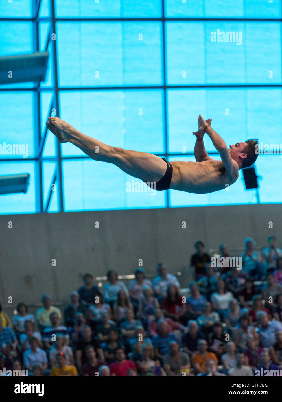 Armstand dive hi-res stock photography and images - Alamy