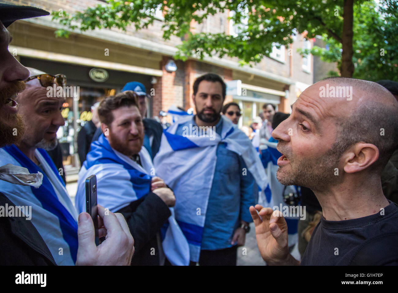 London, UK. 15th May, 2016. Ronnie Barkan (r), the Jewish-Israeli ...