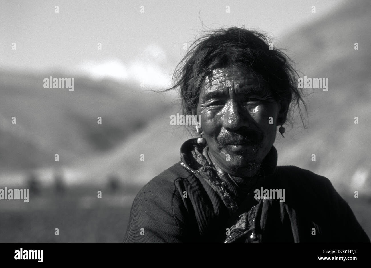 Tibetan worker hi-res stock photography and images - Alamy