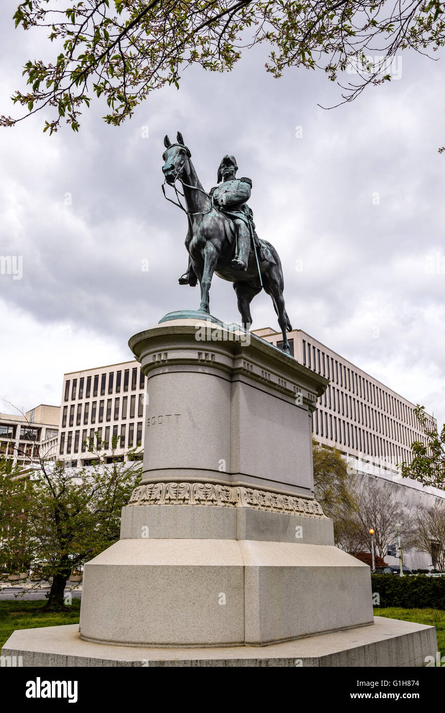 Lieutenant General Winfield Scott Equestrian Statue, Scott Circle ...