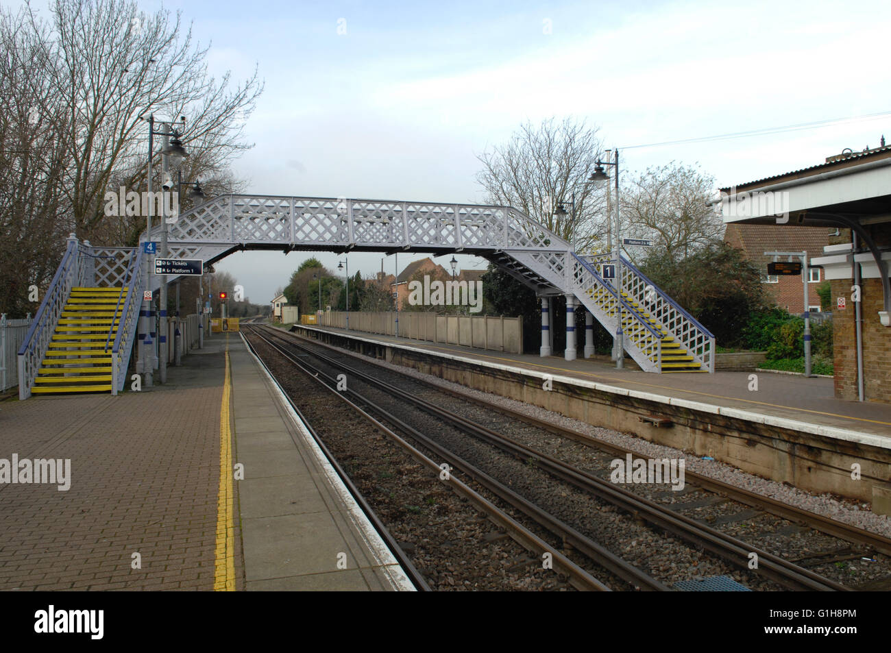 No smoking railway station hi-res stock photography and images - Alamy