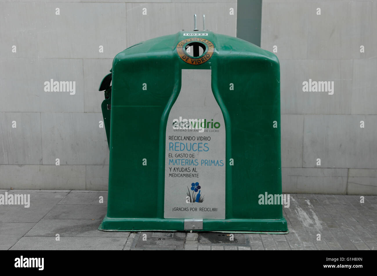 Spain waste bin hi-res stock photography and images - Alamy