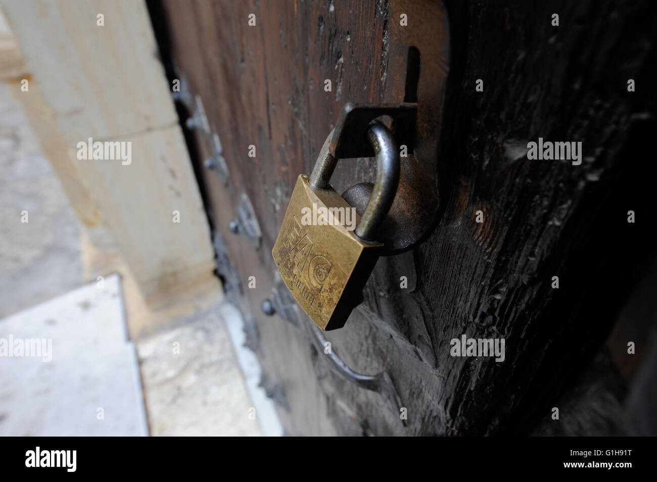 Lock building hi-res stock photography and images - Alamy