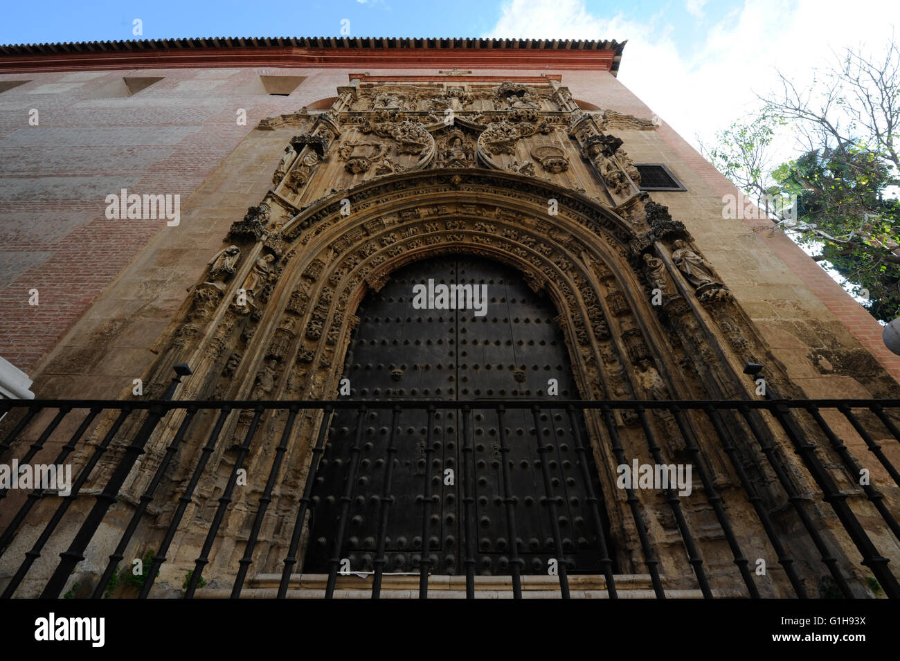 One armed lady hi-res stock photography and images - Alamy