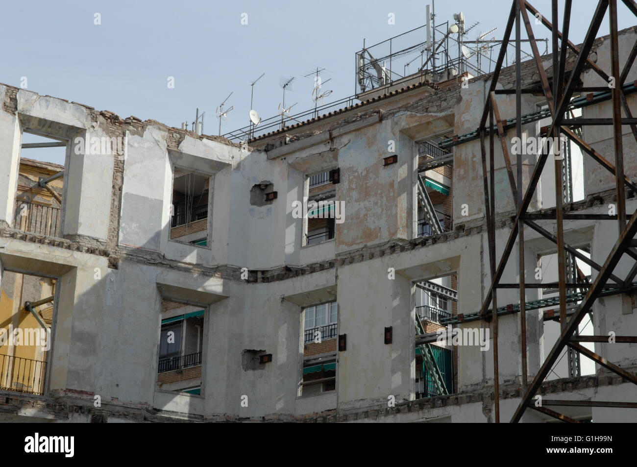 Deserted building hi-res stock photography and images - Alamy