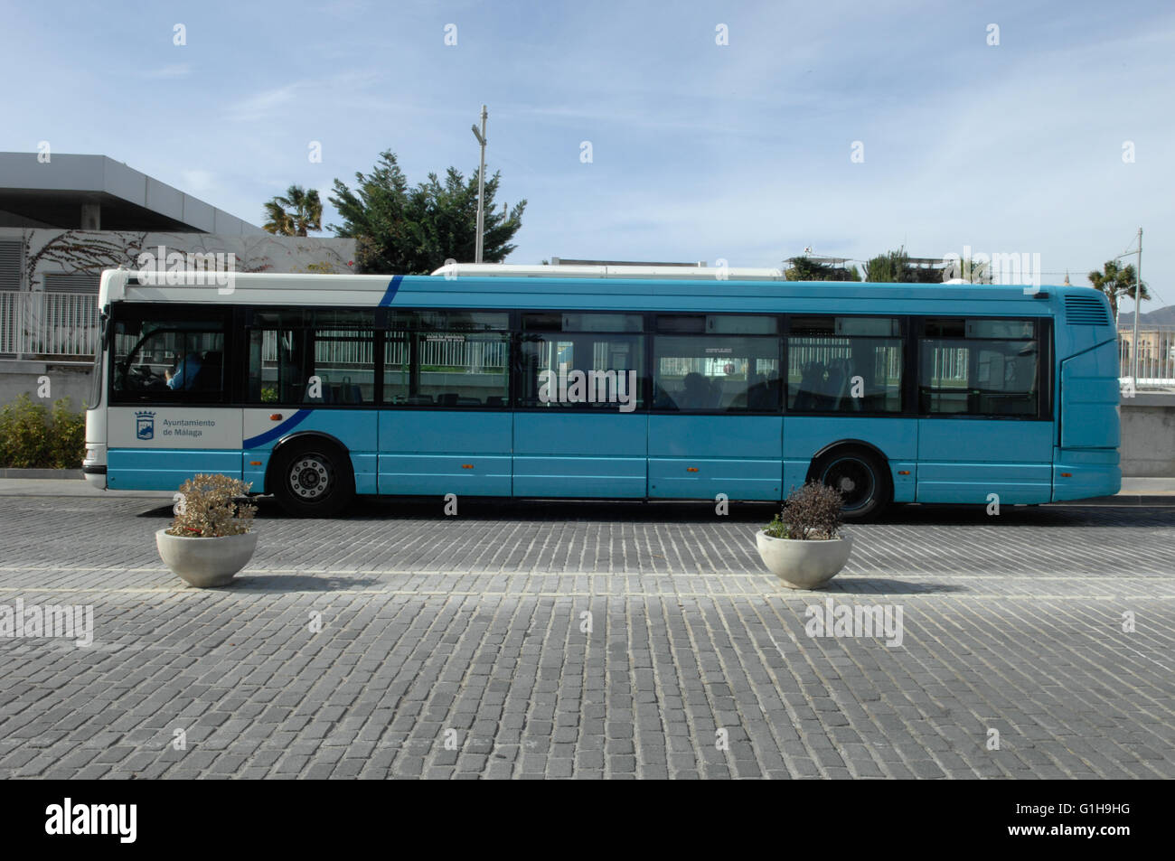 14 bus hi-res stock photography and images - Alamy