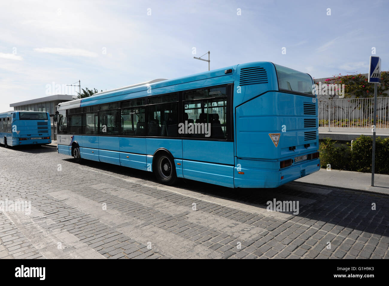 14 bus hi-res stock photography and images - Alamy