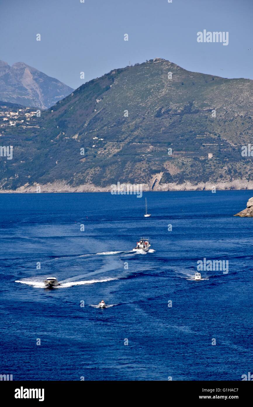 Driving boats hi-res stock photography and images - Alamy