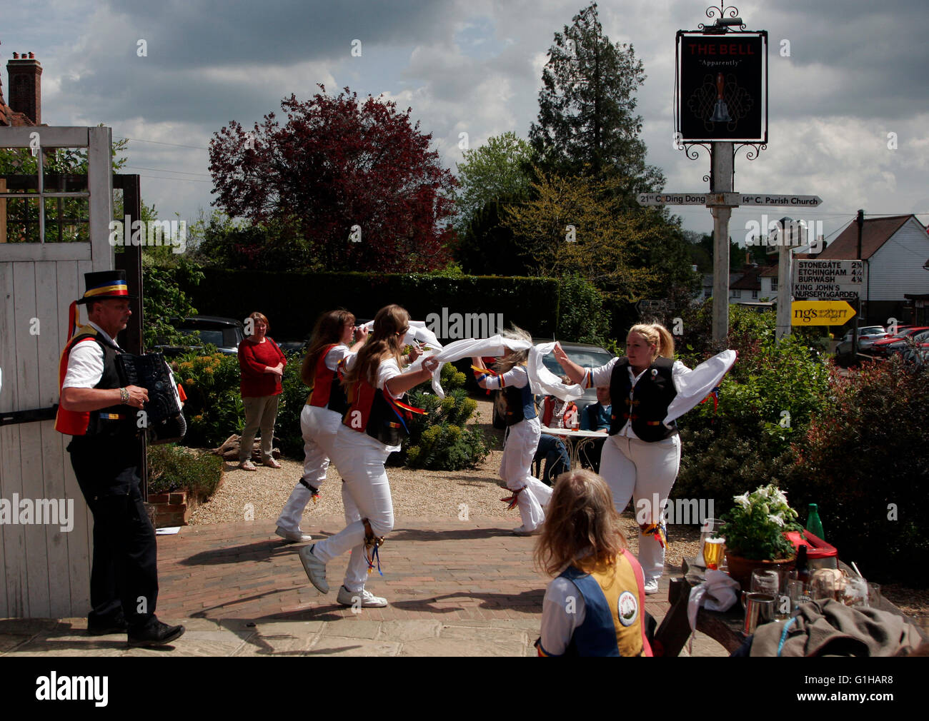 Traditional morris dancing musician violin hi-res stock photography and ...