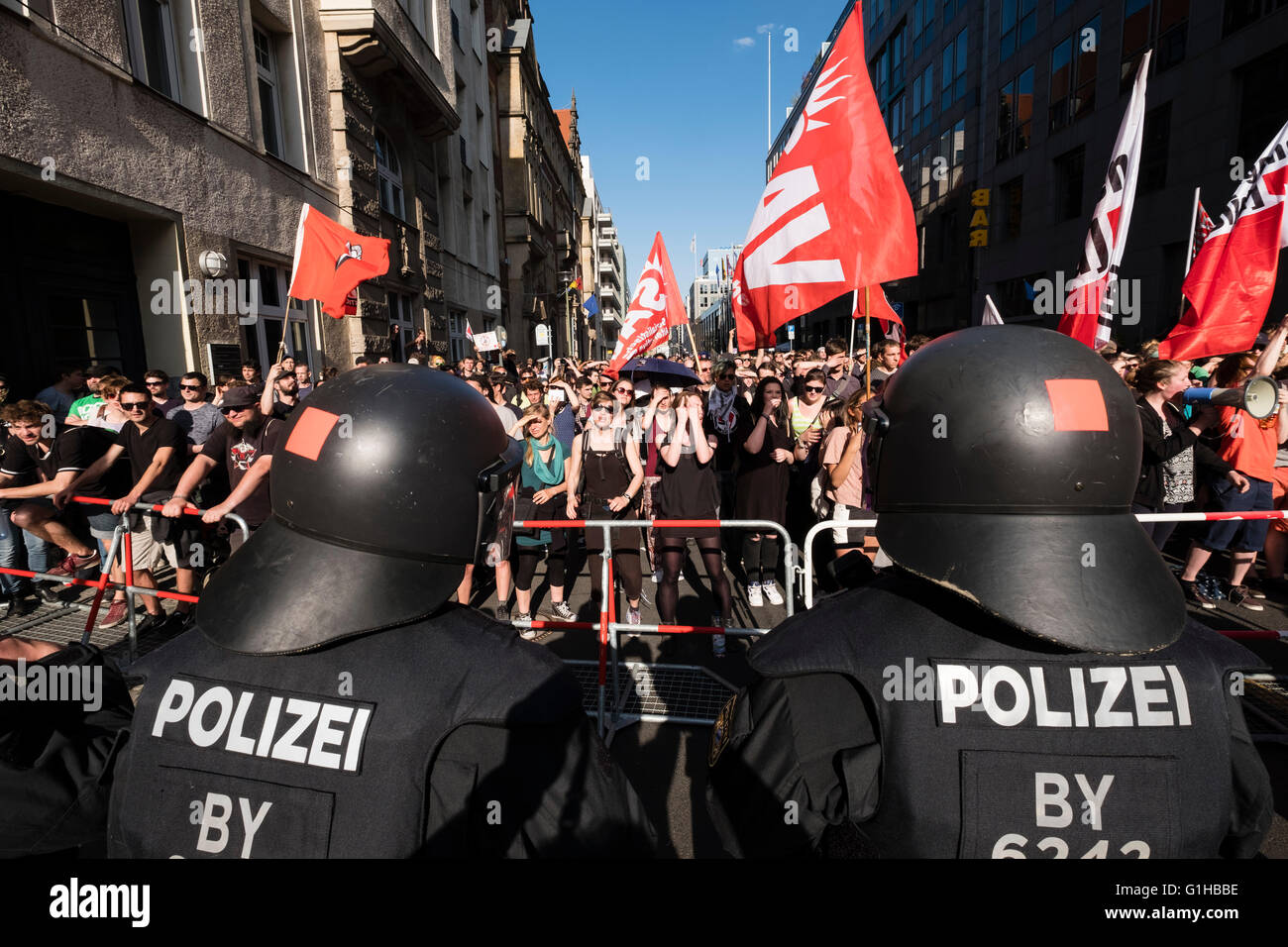 Left wing demonstrators hi-res stock photography and images - Alamy