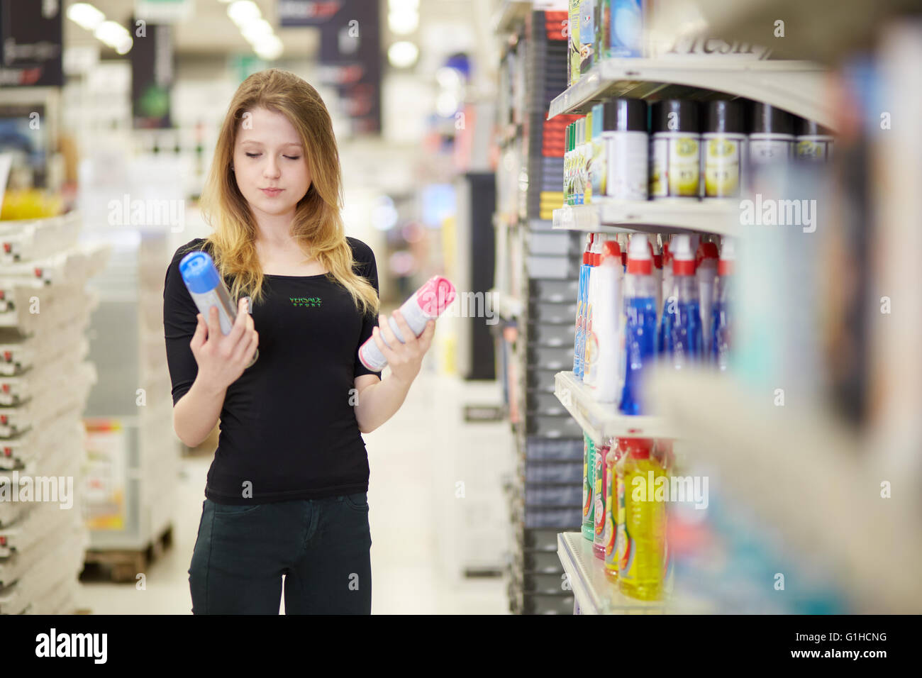 woman at hardware store Stock Photo - Alamy