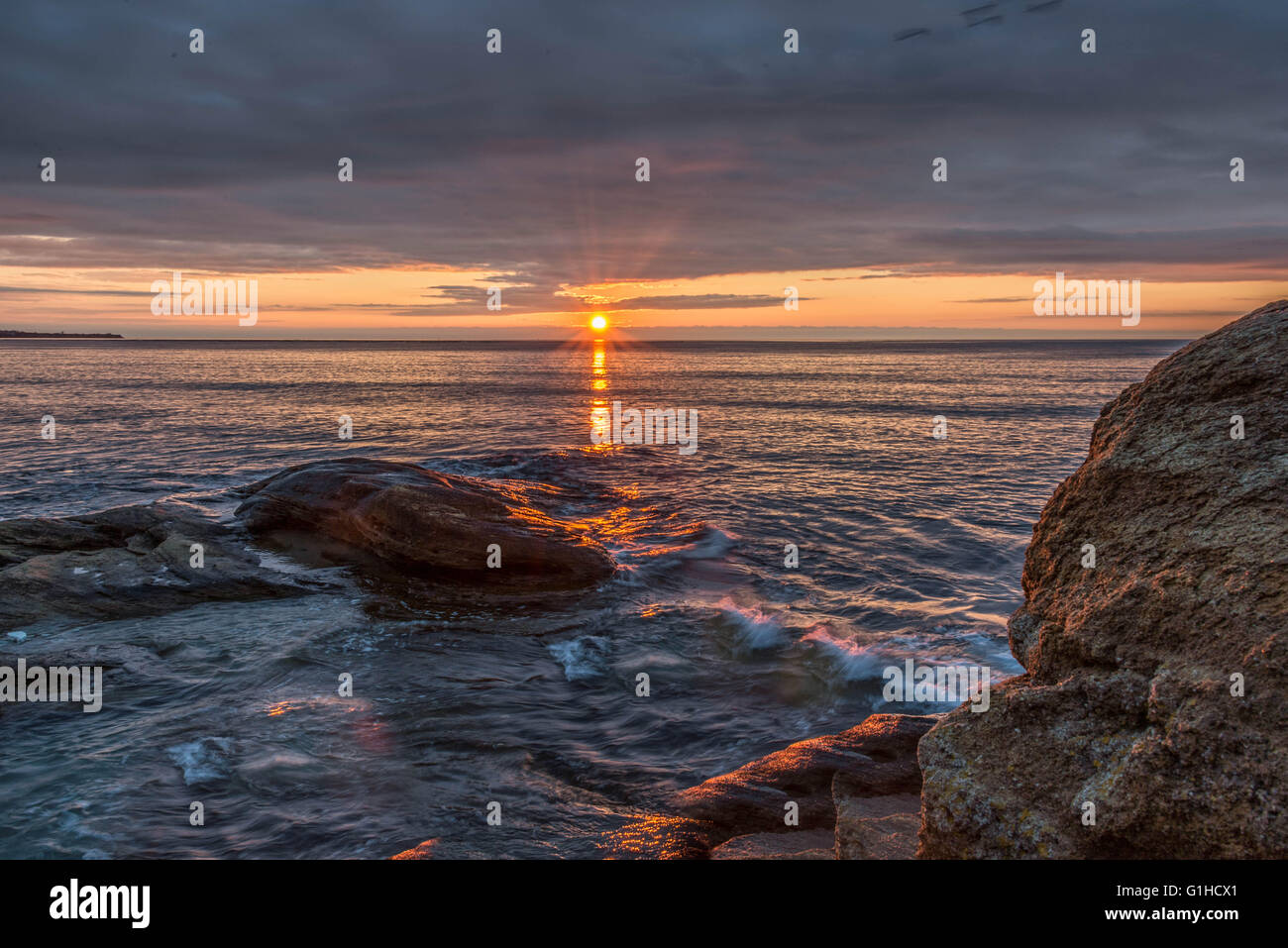 Beach rocks hi-res stock photography and images - Alamy