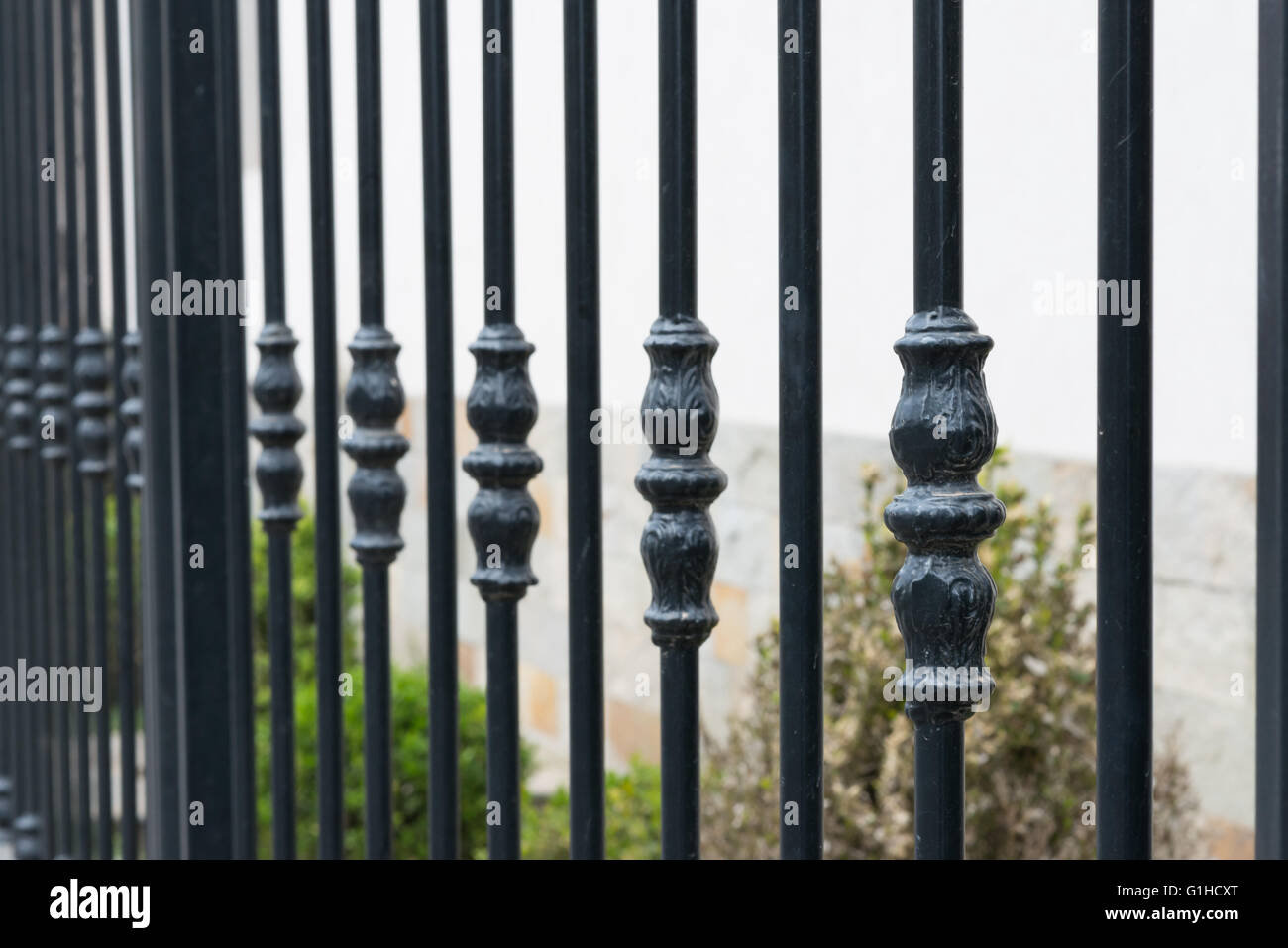 Iron gate detail close hi-res stock photography and images - Alamy