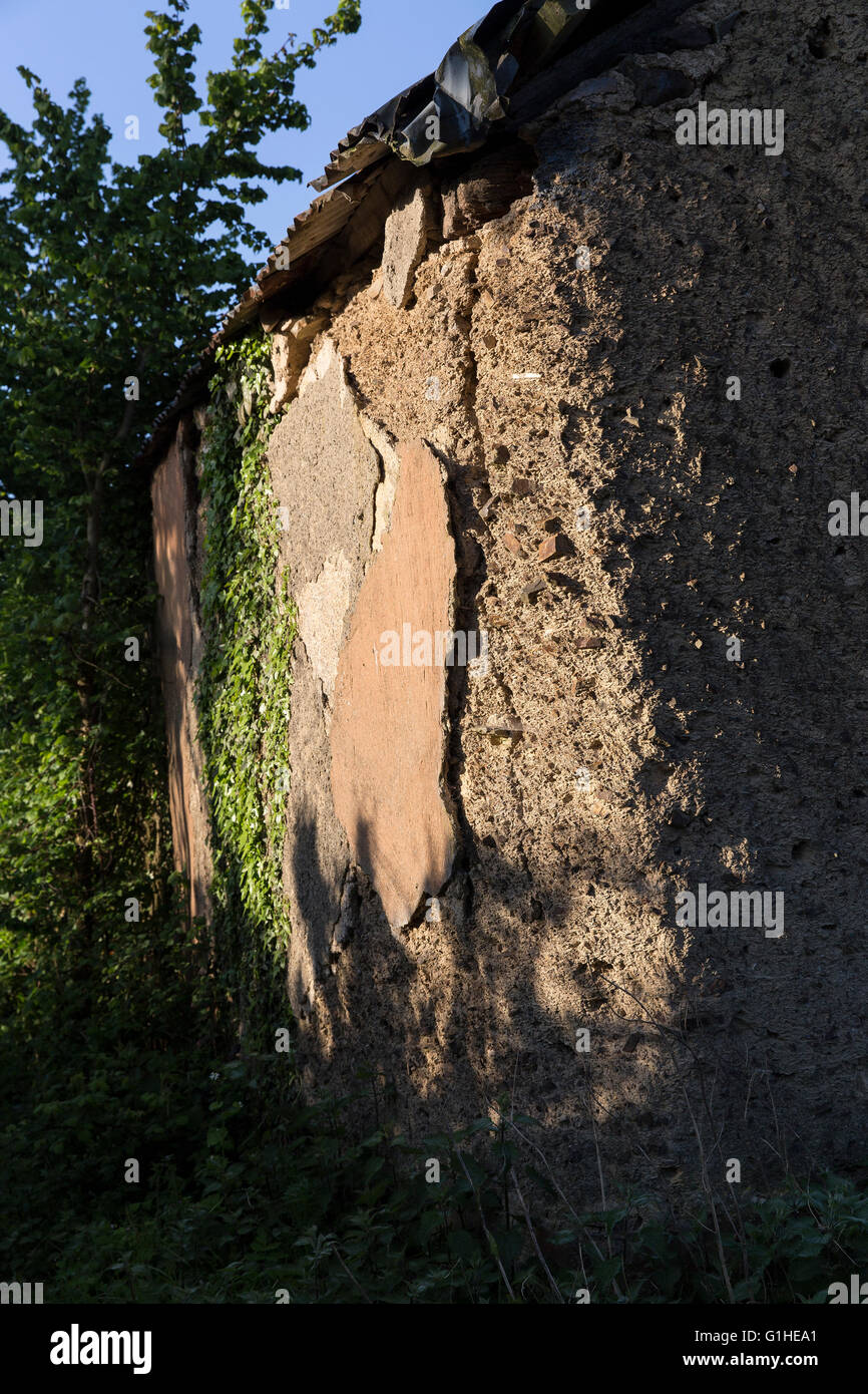 Cob wall of old barn hi-res stock photography and images - Alamy