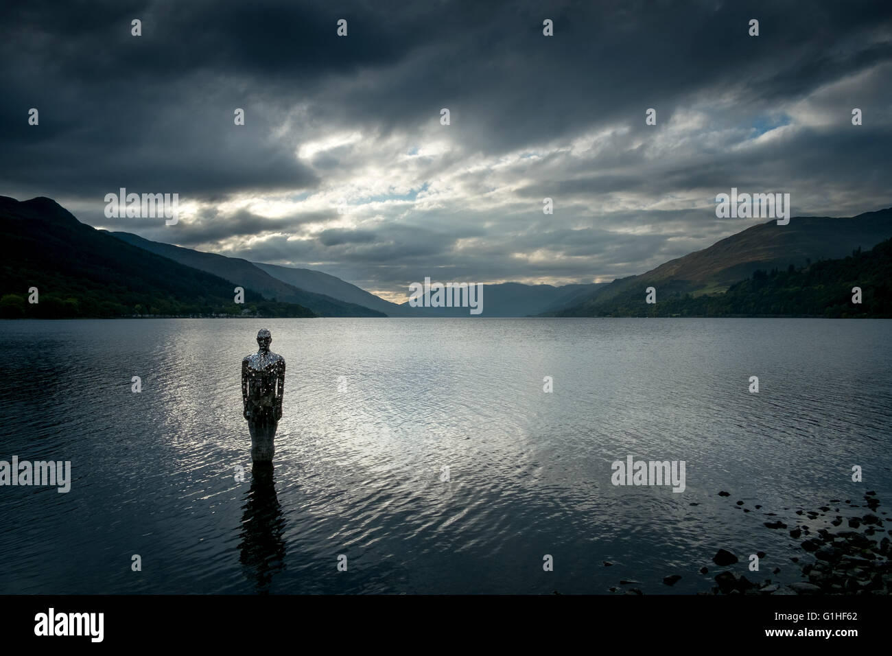 Loch earn statue hi-res stock photography and images - Alamy