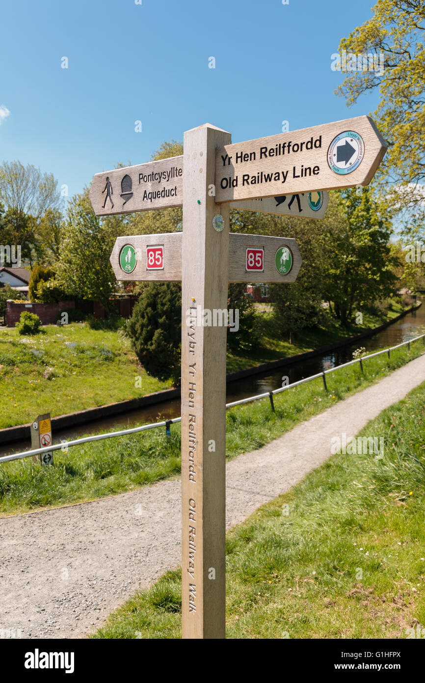 Pontcysyllte aqueduct north east wales hi-res stock photography and ...