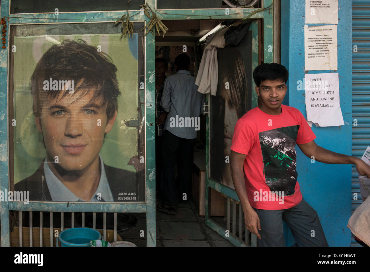 Hairdresser Hyderabad Stock Photo Alamy hairdresser-hyderabad-stock-photo-alamy