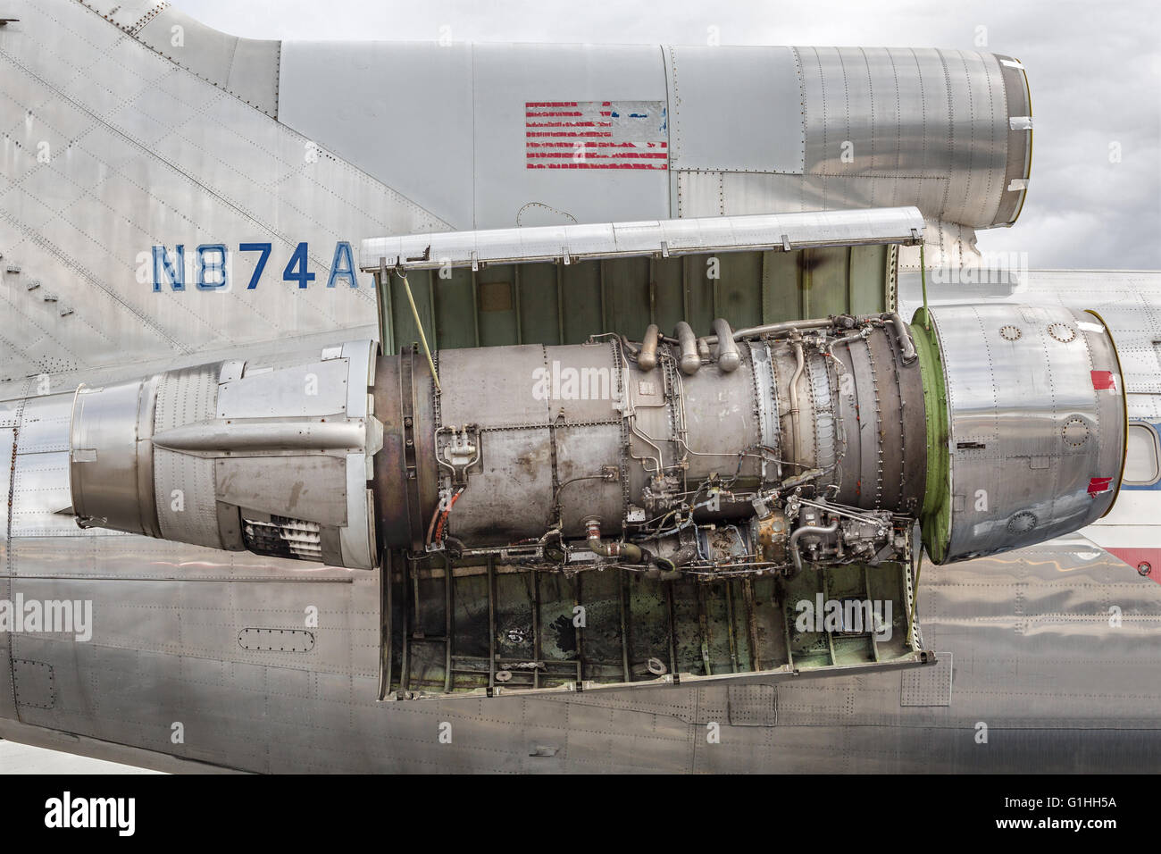 Boeing 727-200, N874AA, with engine cowlings open during restoration ...