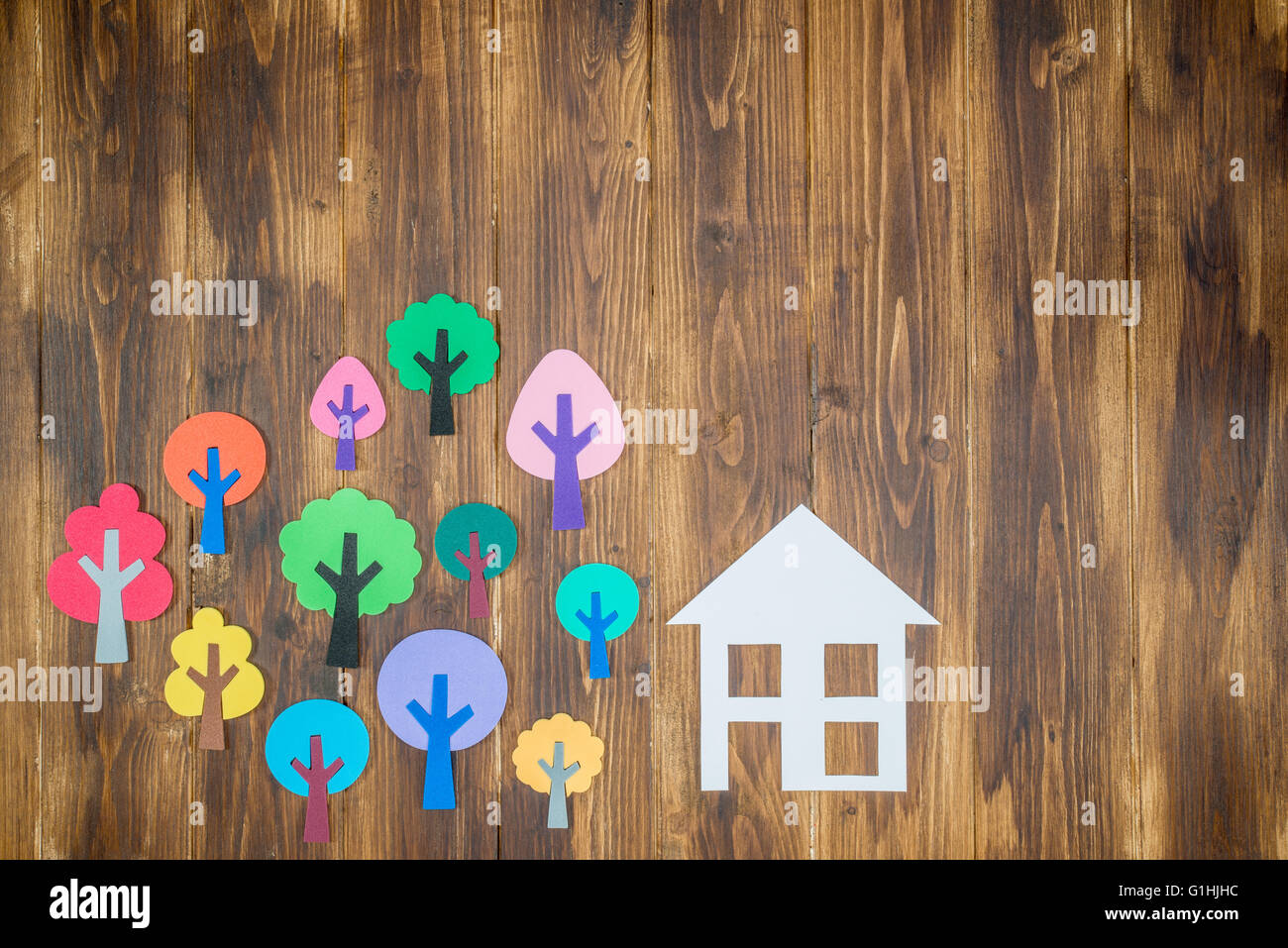 Paper house craft hi-res stock photography and images - Alamy