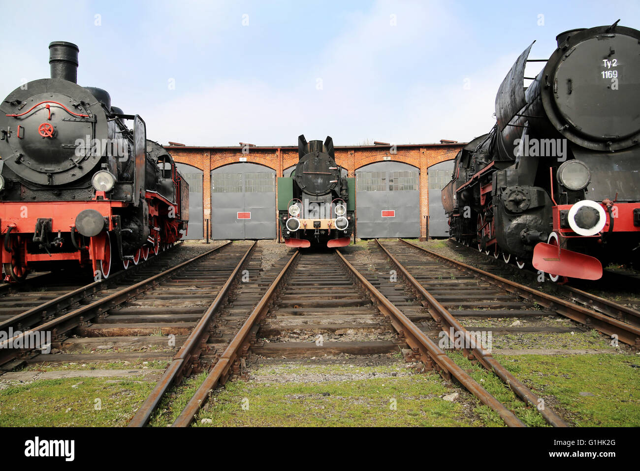 Three track railway hi-res stock photography and images - Alamy