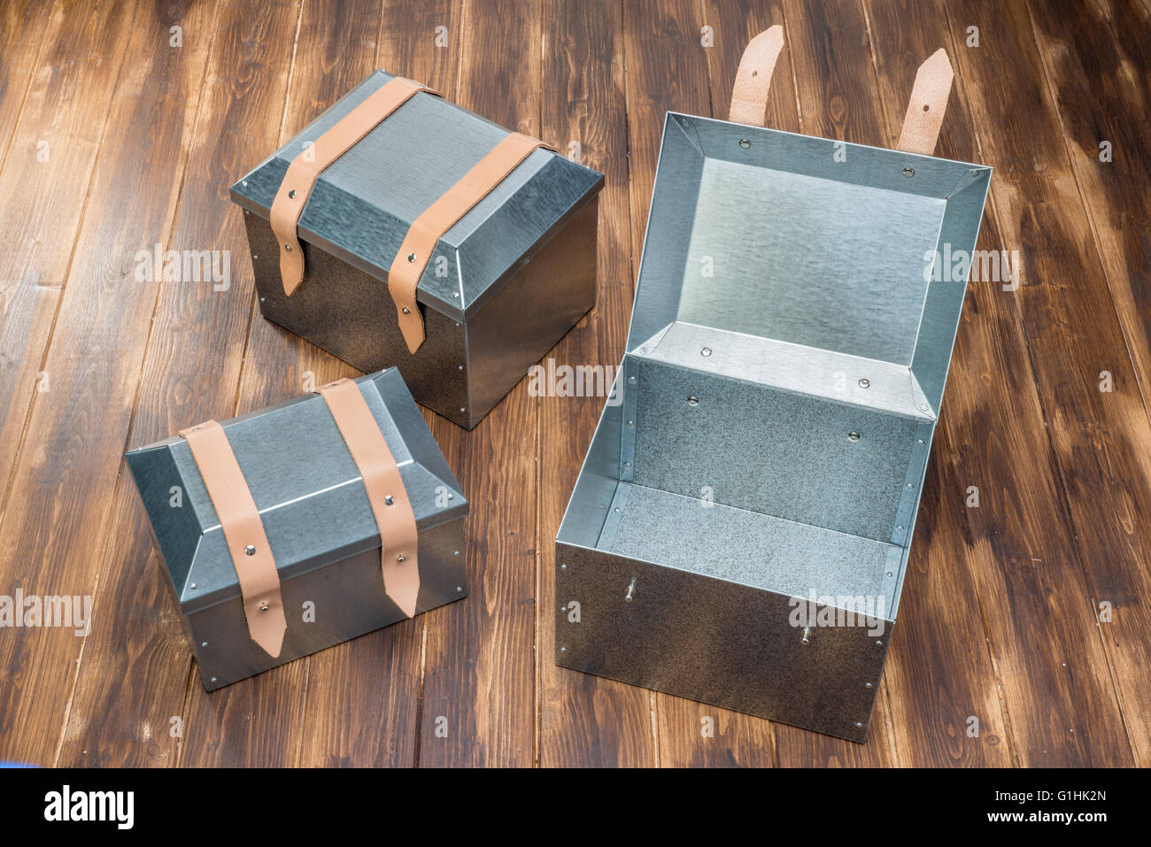 Open empty tool box hi-res stock photography and images - Alamy