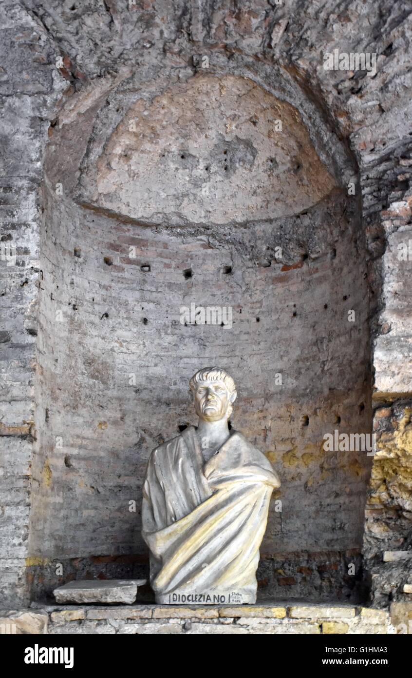 Beautiful architecture and design of a Roman cathedral Stock Photo - Alamy