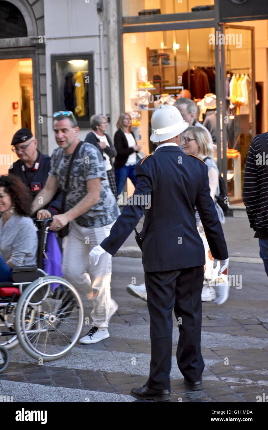 Rome police directing traffic hi-res stock photography and images - Alamy
