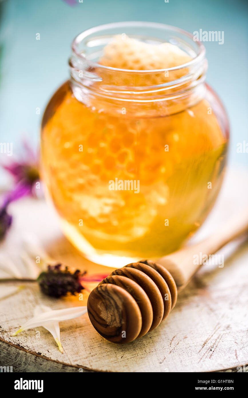 Bee vax hi-res stock photography and images - Alamy