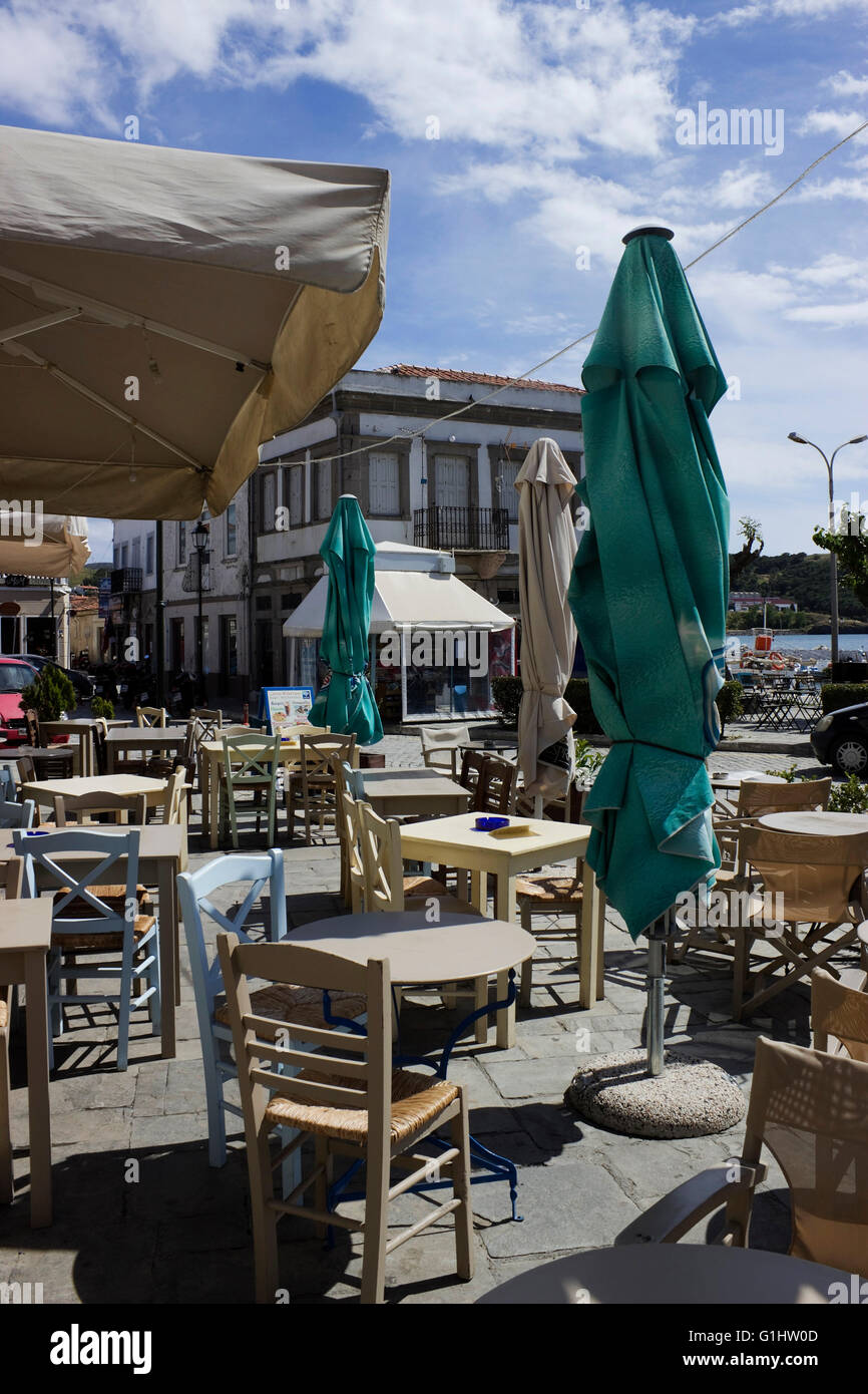 Cafe-Restaurant "sto Kastro" tables & seats at the promenade square of ...