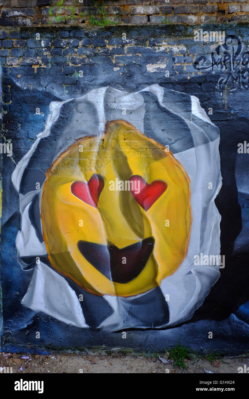 Lemon smile hi-res stock photography and images - Alamy