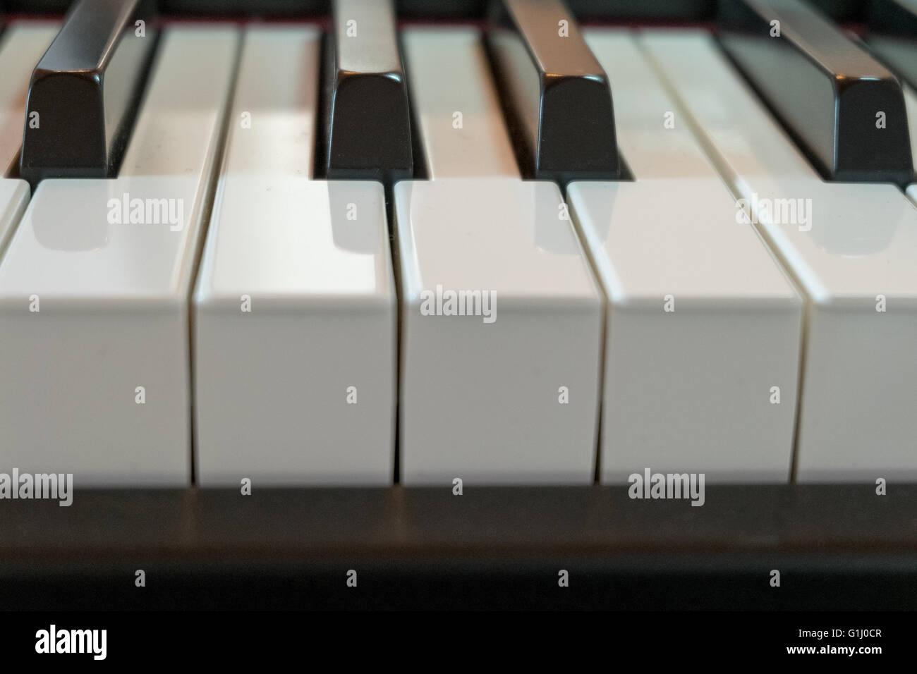 Piano keyboard hi-res stock photography and images - Alamy