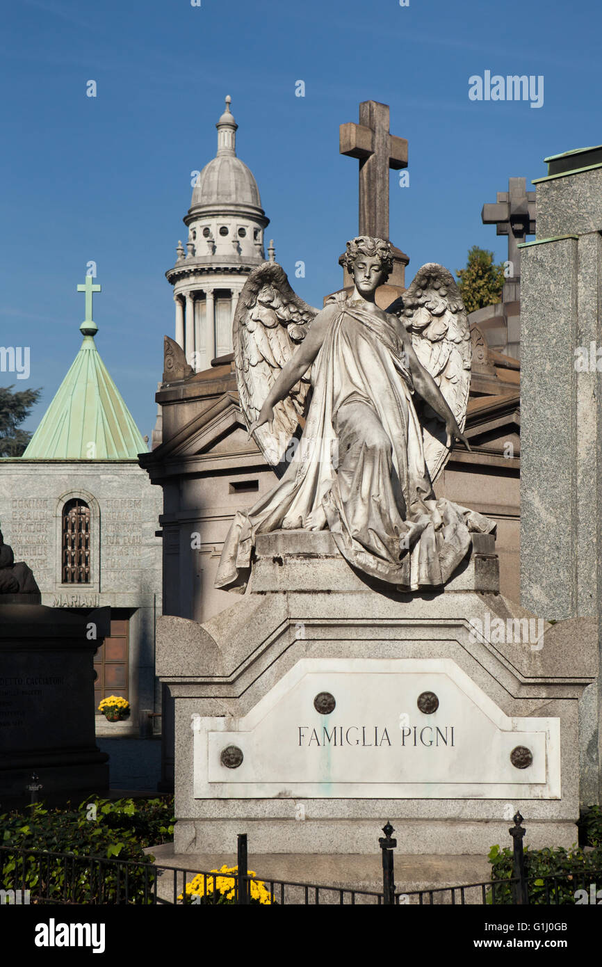 Tombstones at the Monumental Cemetery (Cimitero Monumentale di Milano ...