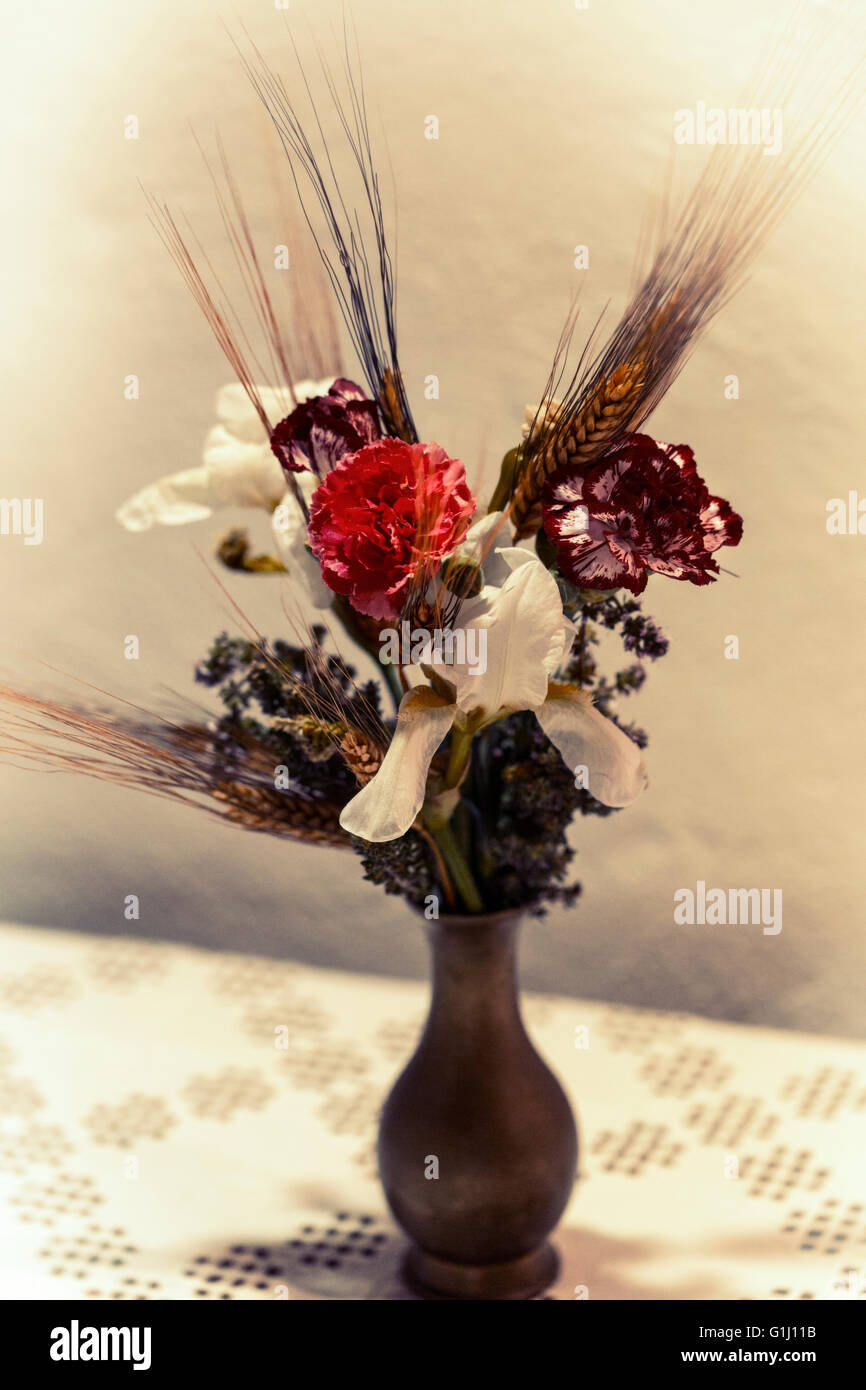 Old style flowers hi-res stock photography and images - Alamy
